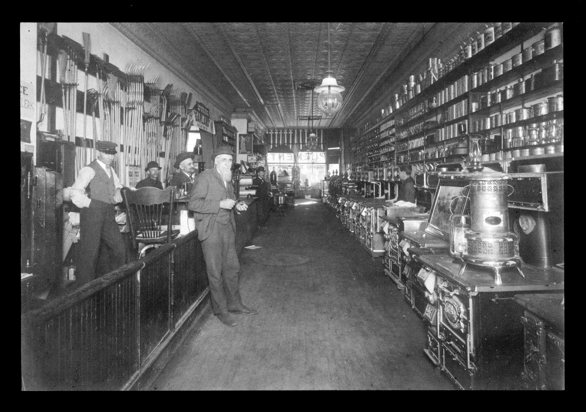 Huff’s Corner Hardware – Historic Bremen